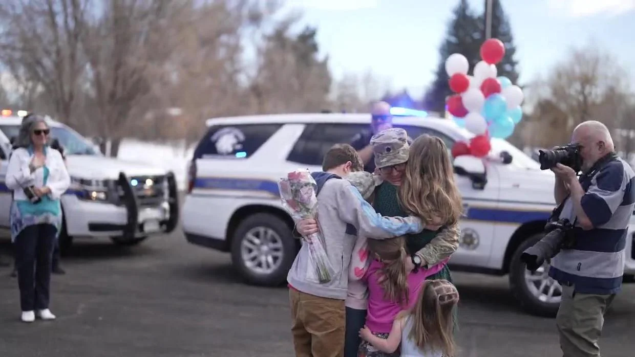 Returning Lt. Col. Brandon Ward surprised his wife and children ...